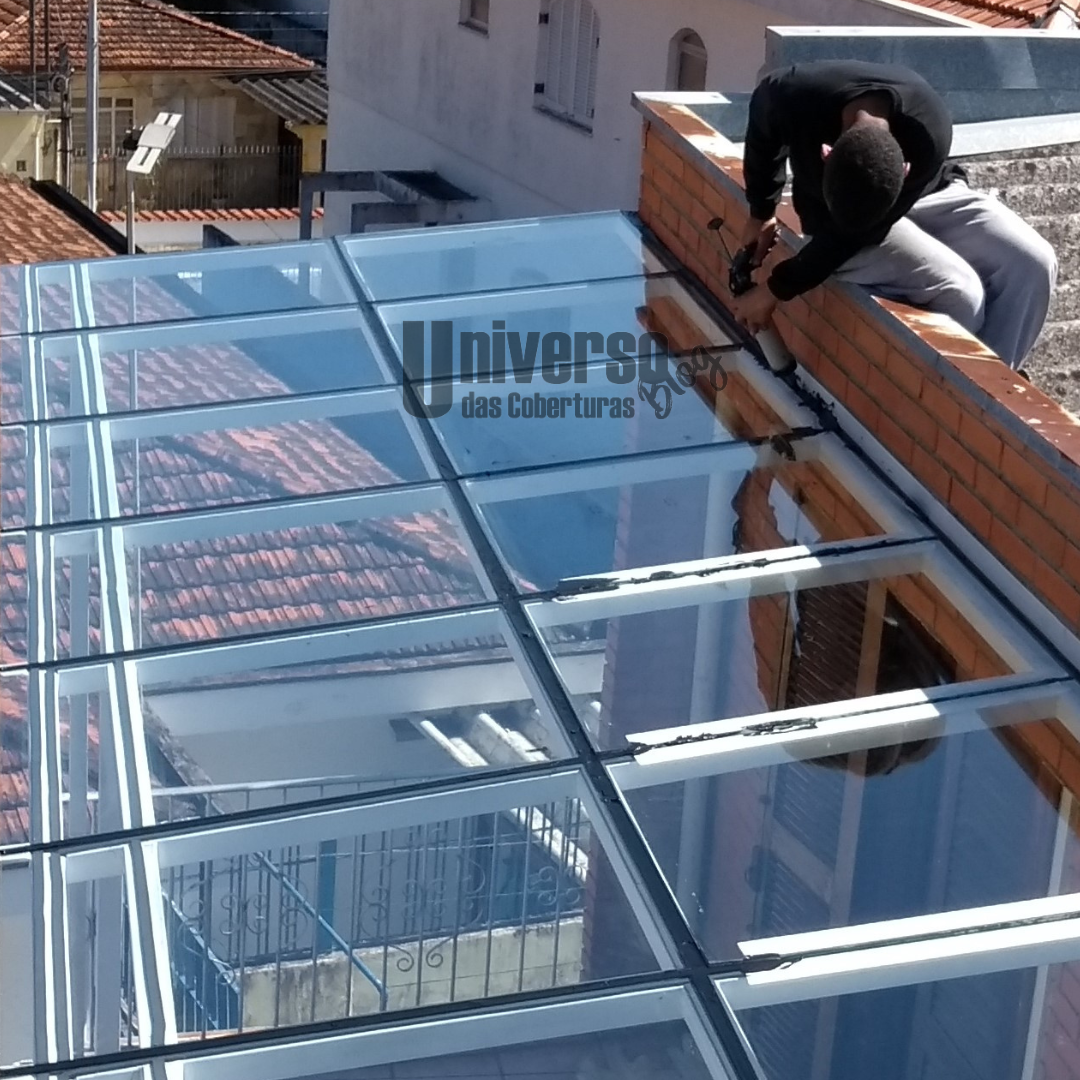 Como vedar cobertura de vidro? - Universo das Coberturas